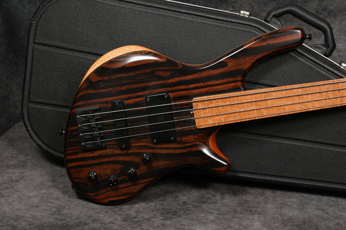 2012 ACG Recurve Fretless 4-String – Andy Baxter Bass & Guitars