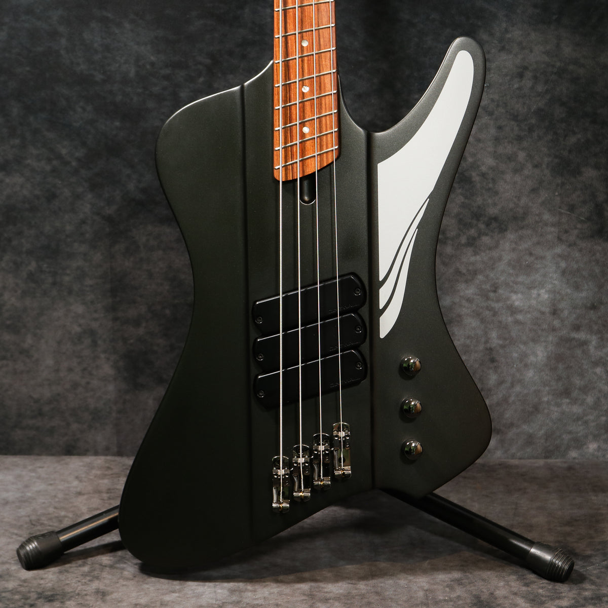 2020 Dingwall D-Roc Standard, Metallic Black – Andy Baxter Bass & Guitars