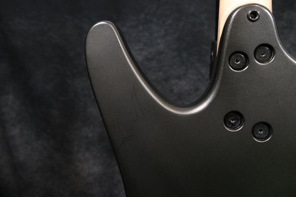 2020 Dingwall D-Roc Standard, Metallic Black – Andy Baxter Bass & Guitars