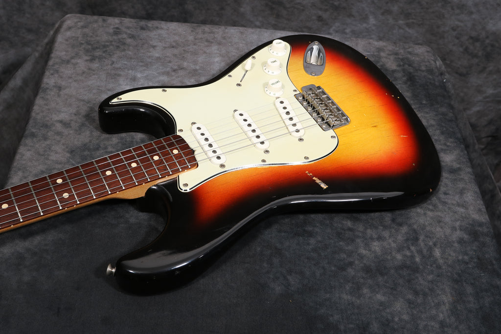 Early 1964 Fender Stratocaster, Sunburst – Andy Baxter Bass & Guitars
