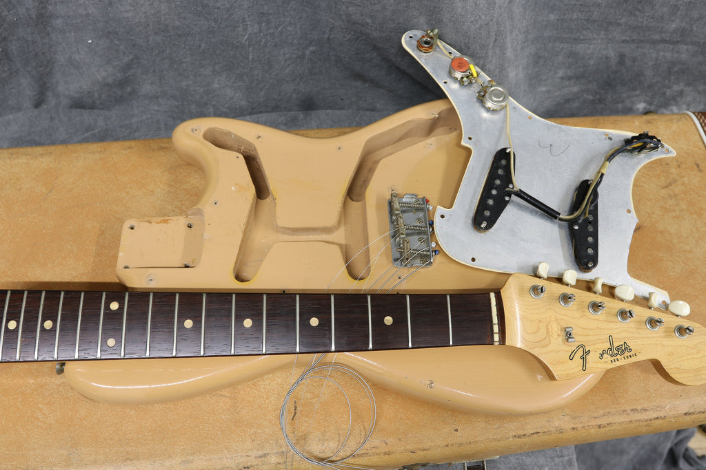1961 Fender Duo-Sonic, Desert Sand – Andy Baxter Bass & Guitars