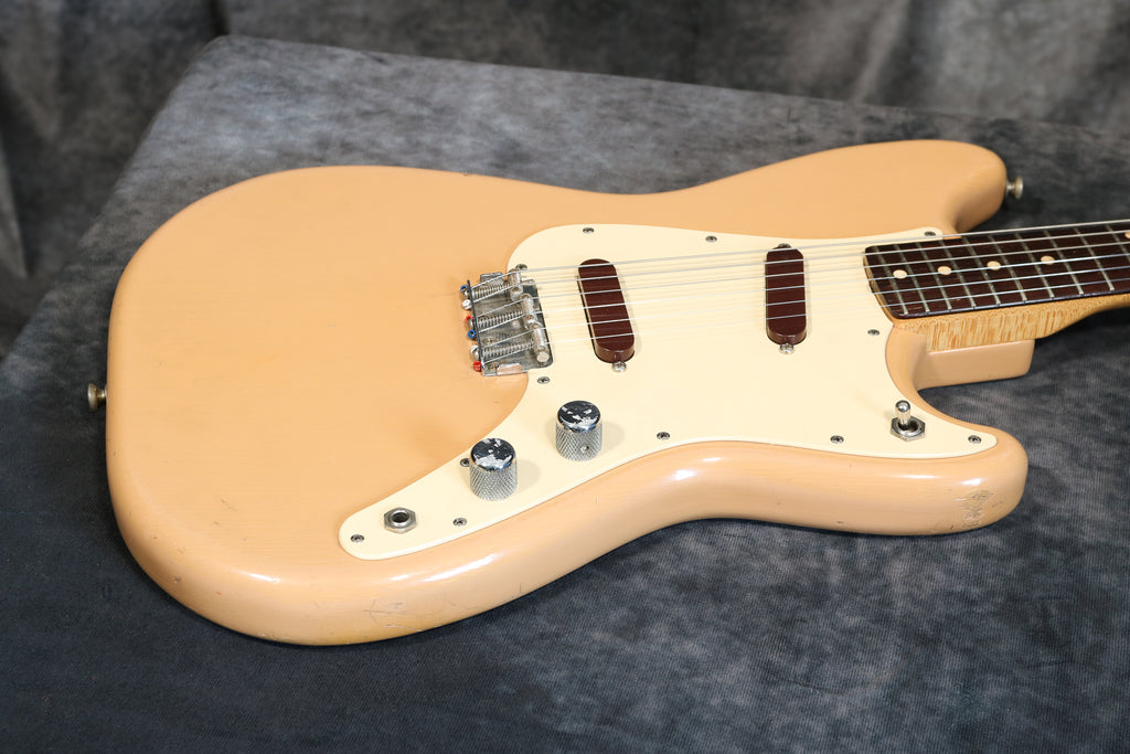 1961 Fender Duo-Sonic, Desert Sand – Andy Baxter Bass & Guitars