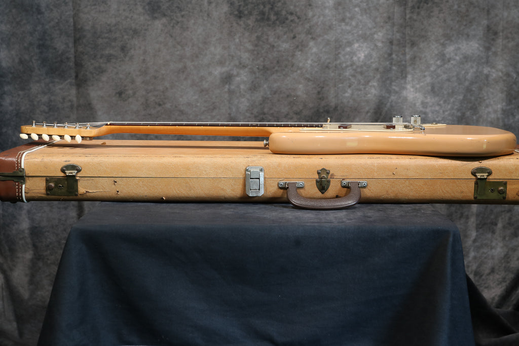 1961 Fender Duo-Sonic, Desert Sand – Andy Baxter Bass & Guitars