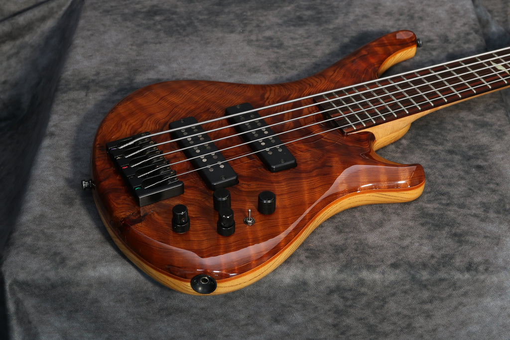 Roscoe SKB Custom 3005, 5-String, Redwood – Andy Baxter Bass & Guitars